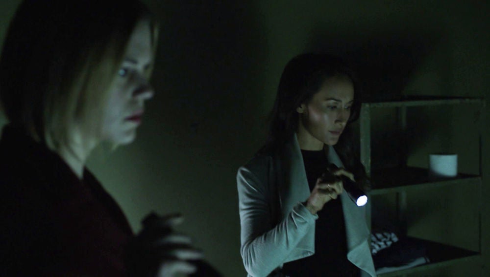 STALKER - Beth descubre una pista fundamental para encontrar al 'stalker'