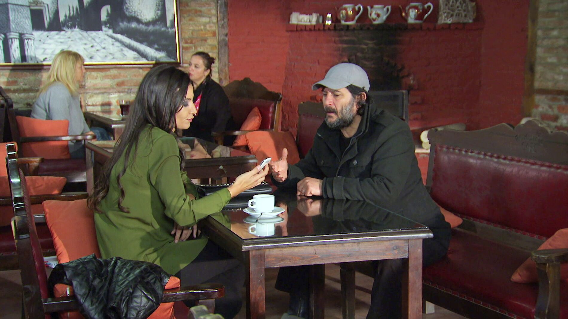 Arzu pide a Veysel que se deshaga de Melih