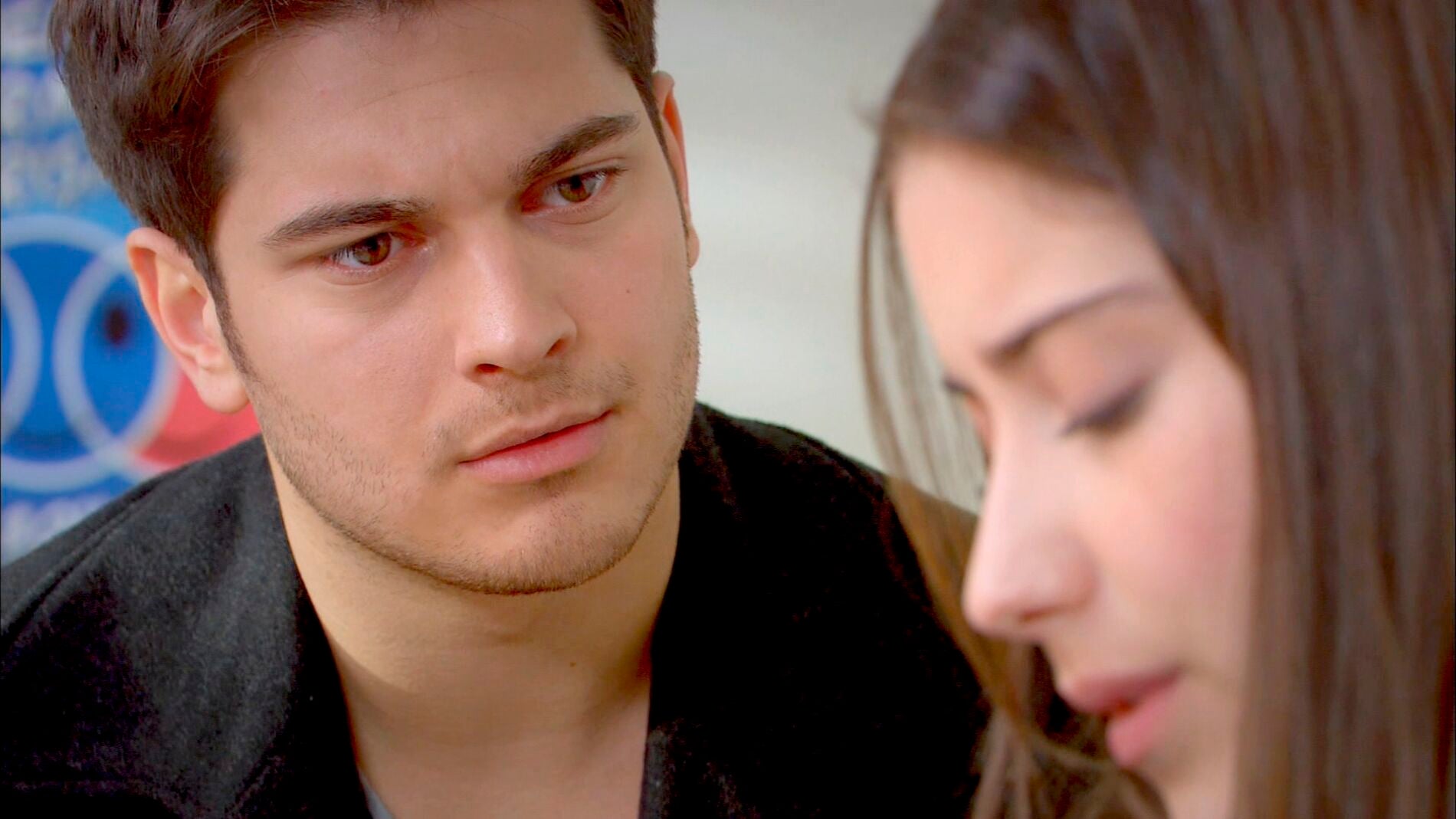 Feriha le cuenta a Emir cómo se prometió con Halil