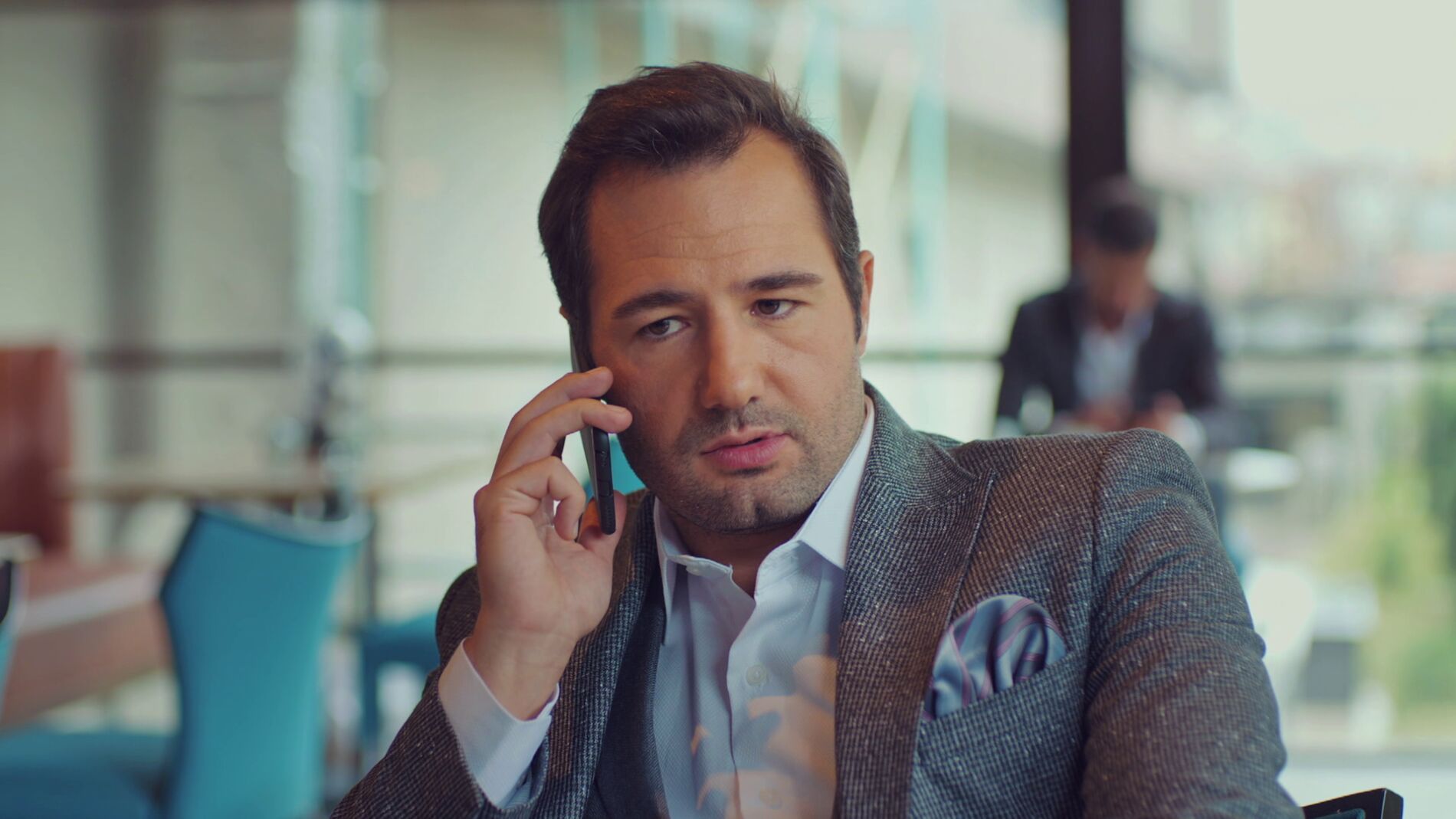 Murat está decidido a boicotear la presencia de Demir en casa de Candan