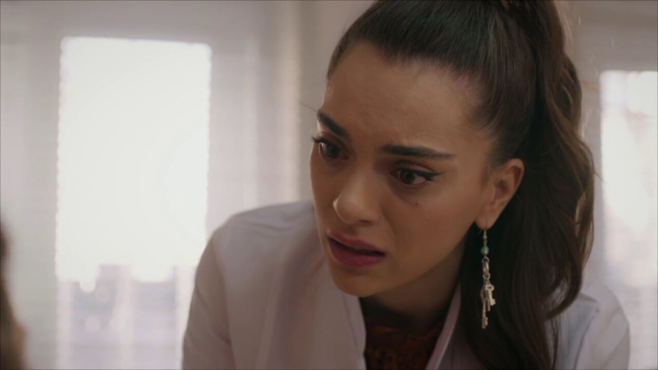 "Tienes que abortar": Azra descubre el gran secreto del embarazo de Reyyan