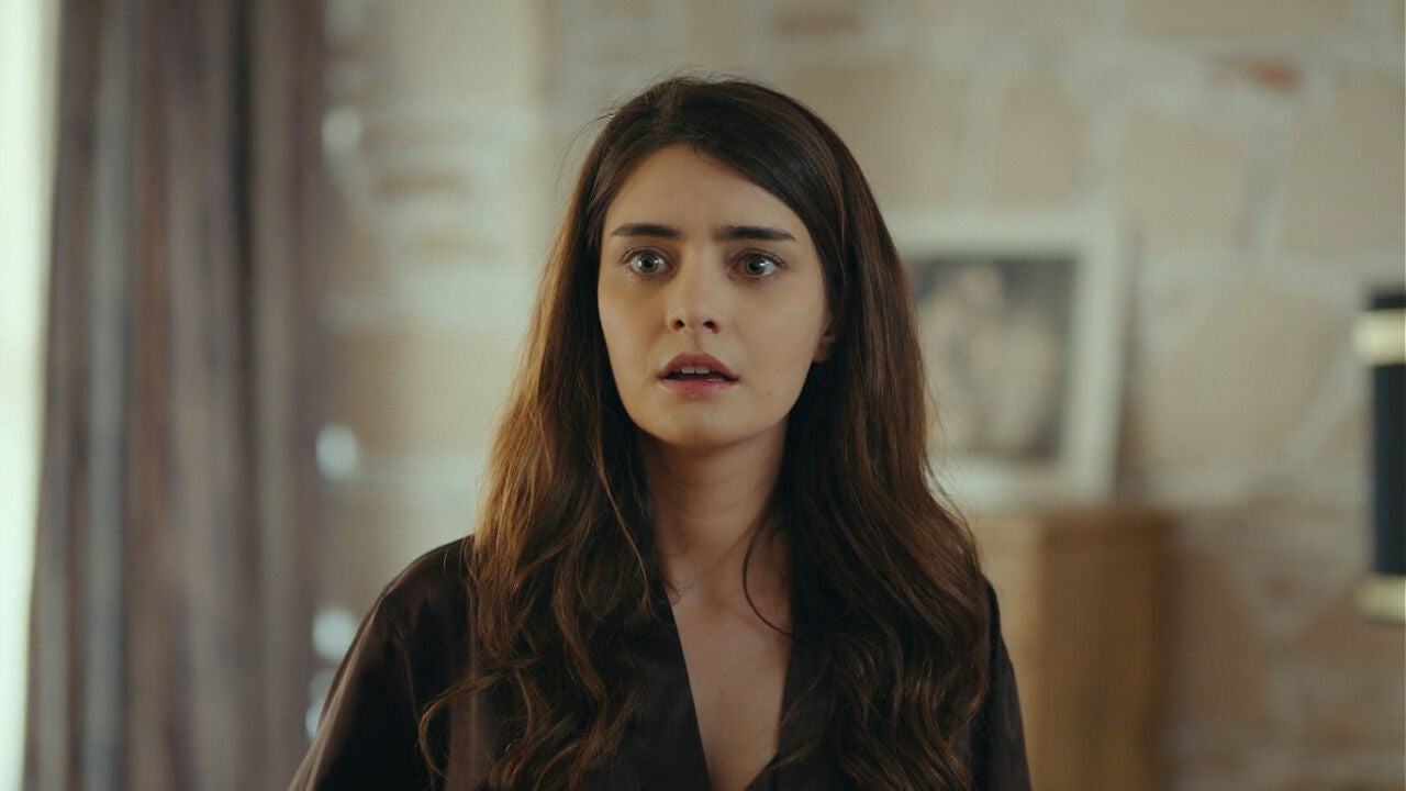 Menekse entre la espada y la pared: "Nunca quise casarme con Sancar"