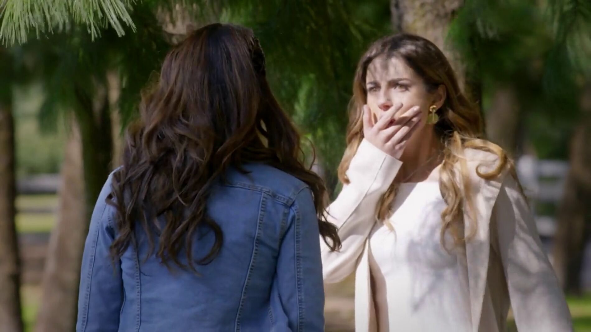 Sandy llega a las manos con Valeria tras enterarse del beso con Mateo