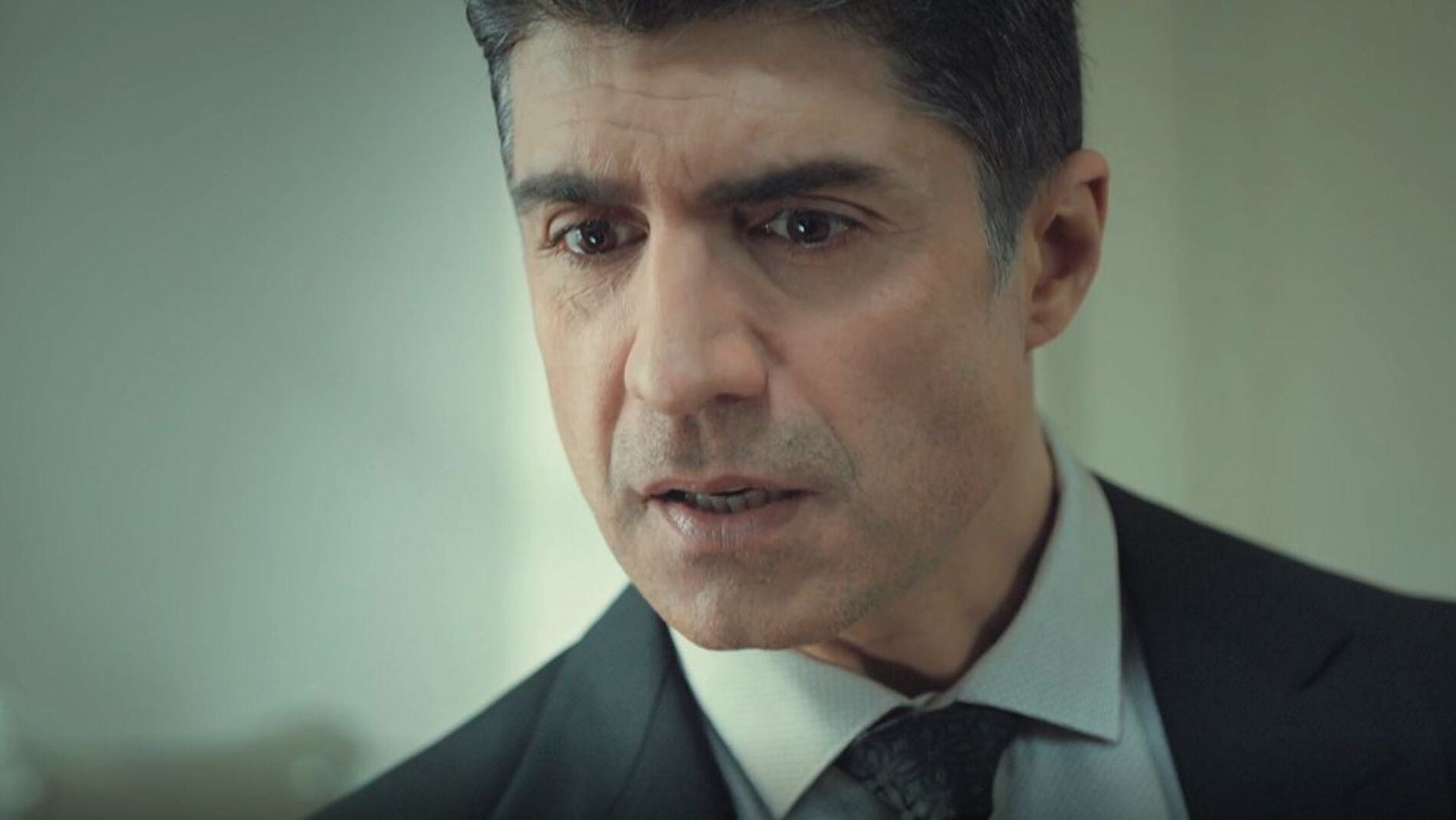 Faruk se enfrenta a su madre después del enésimo intento de separarle ...