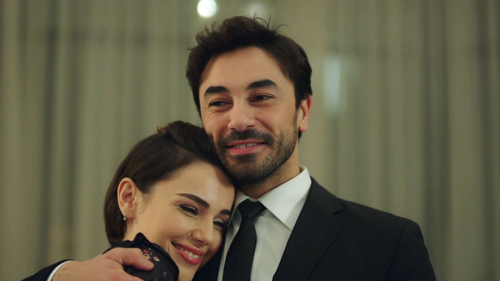 La pedida de mano entre Ferit y Ayse es un éxito, pero Sahin sigue con ...