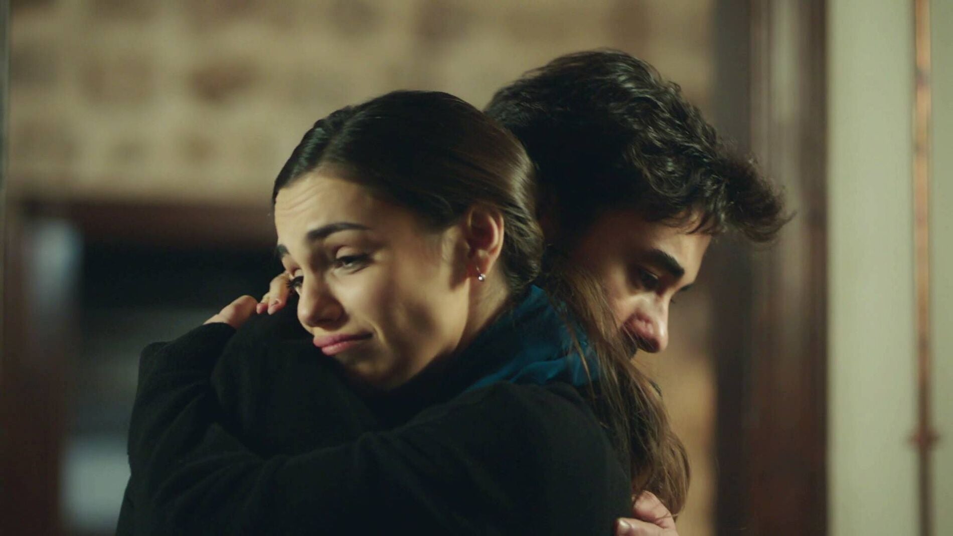 Las palabras de ánimo de Ayse a Ferit tras la muerte de su padre ...