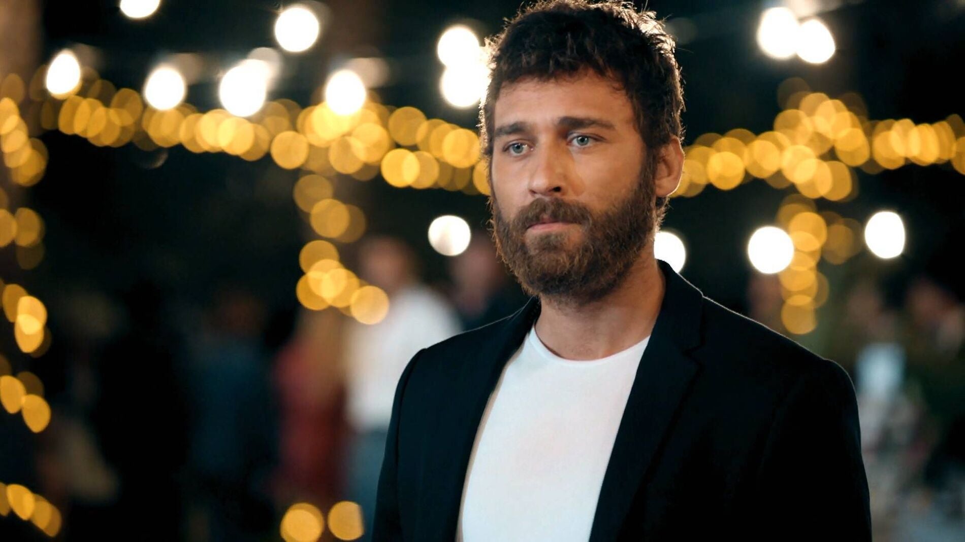 El hijo de Tekin aparece por sorpresa en la boda