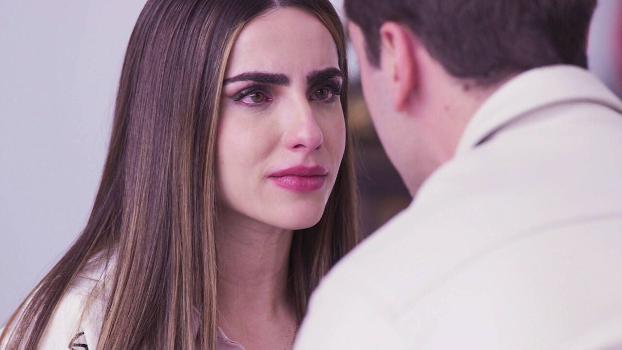 Andrea y Omar se reencontran mientras él descubre la traición de su padre