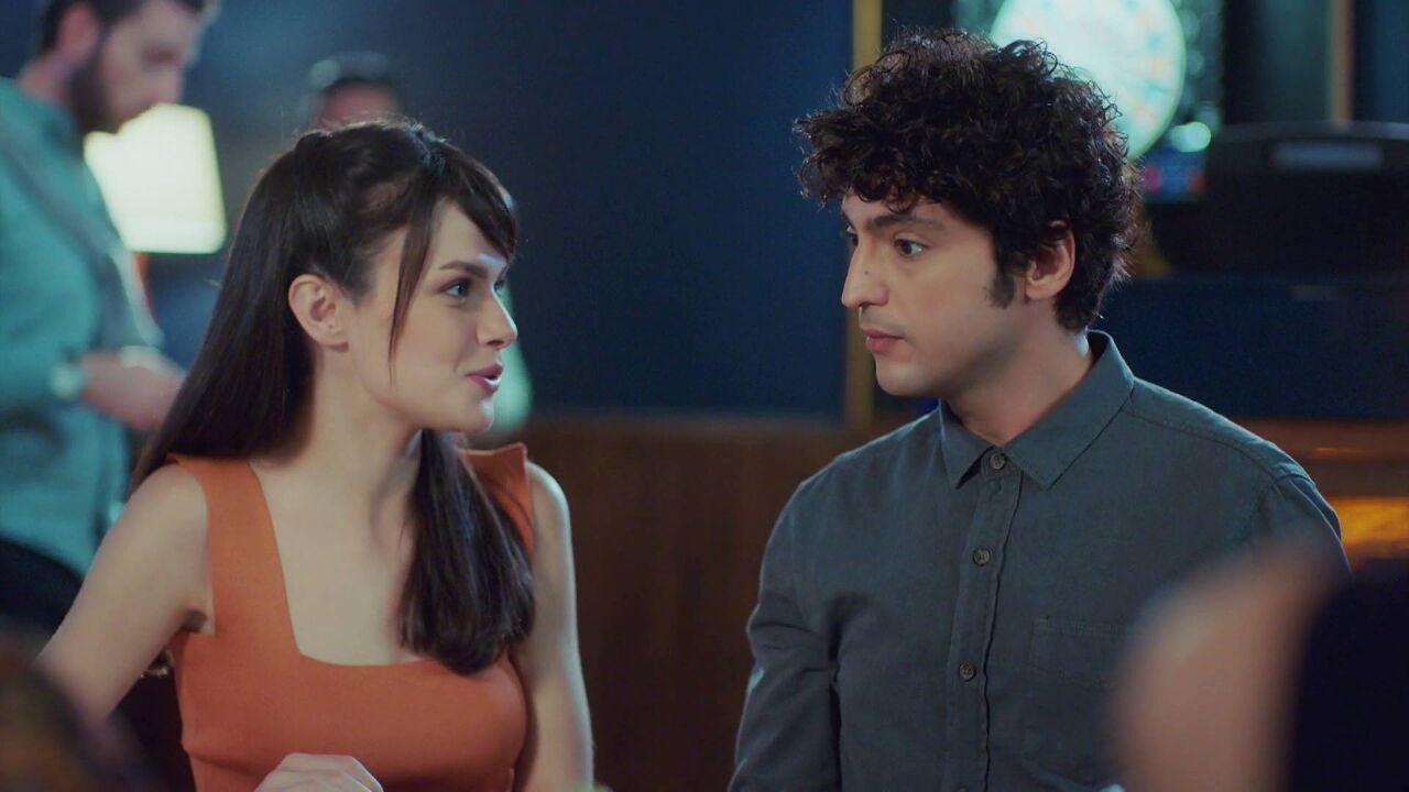 Nazli se convierte en el pilar fundamental de Alí, tanto dentro como ...