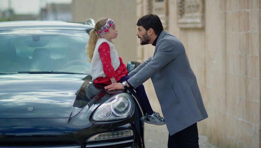 VÍDEO - HERCAI: Gul acude a Miran para contarle dónde está Reyyan