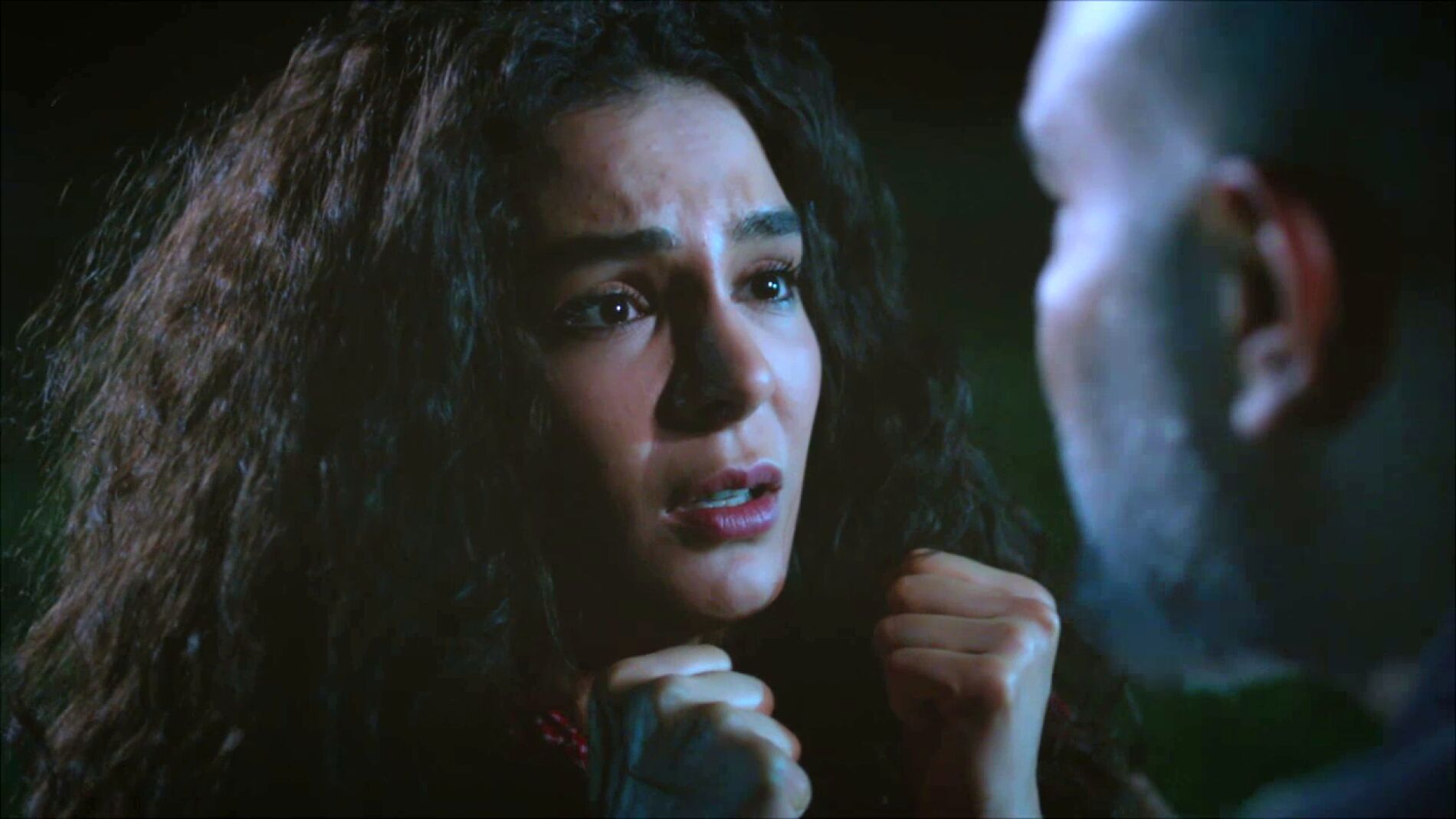 Reyyan consigue escapar de Miran