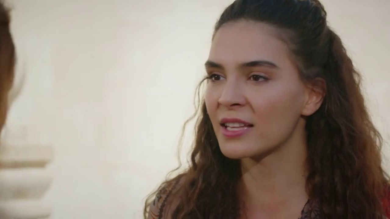 Reyyan se enfrenta a los Aslanbey por Melike