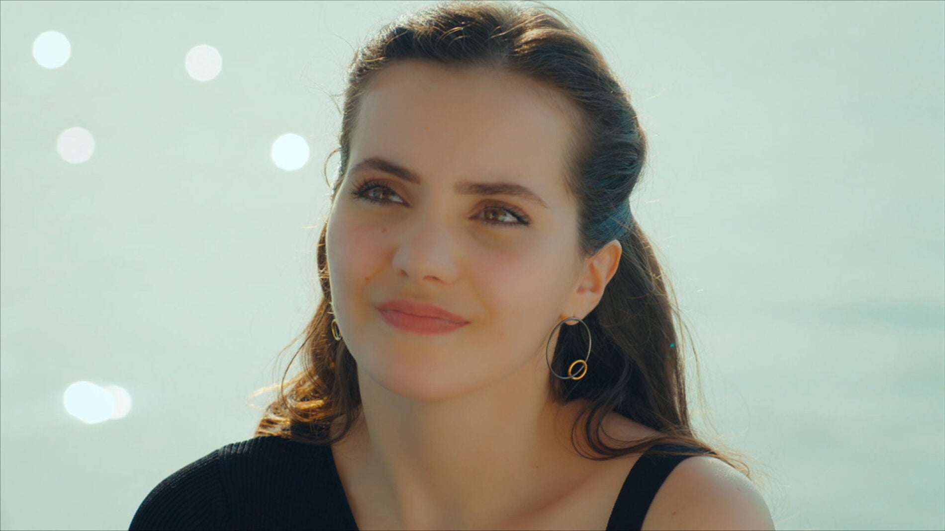 VÍDEO - CENNET: Cennet a Selim: "¿Y si volvemos a empezar?"