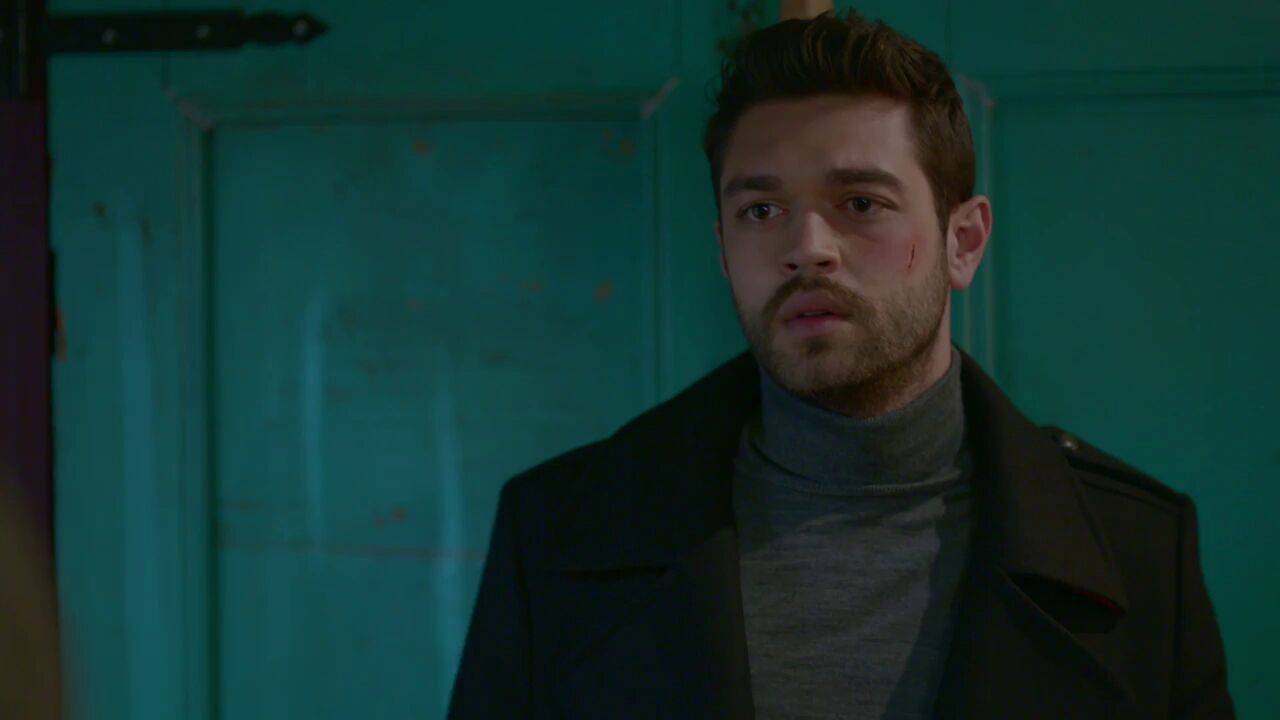 Savas demuestra por fin a Meryem lo que realmente siente por ella