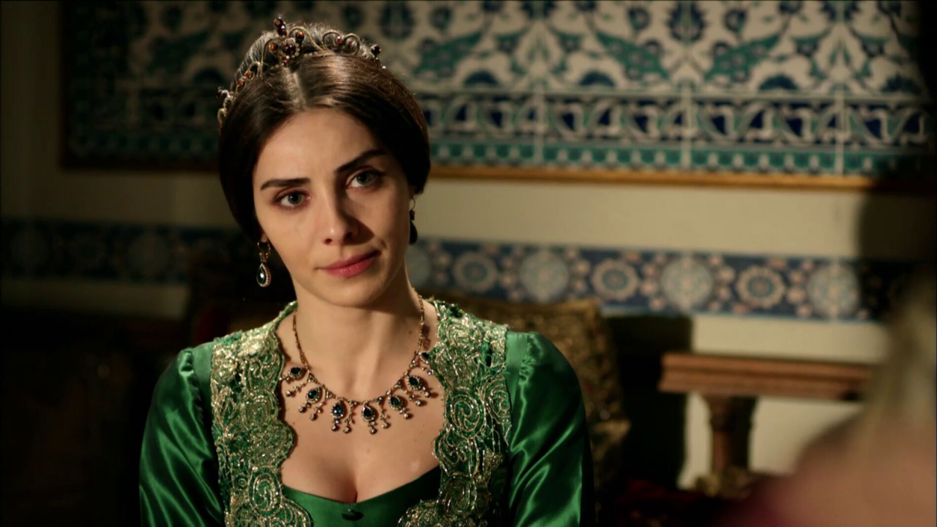 Mahidevran descubre los planes de Hürren para evitar la boda de su hijo ...