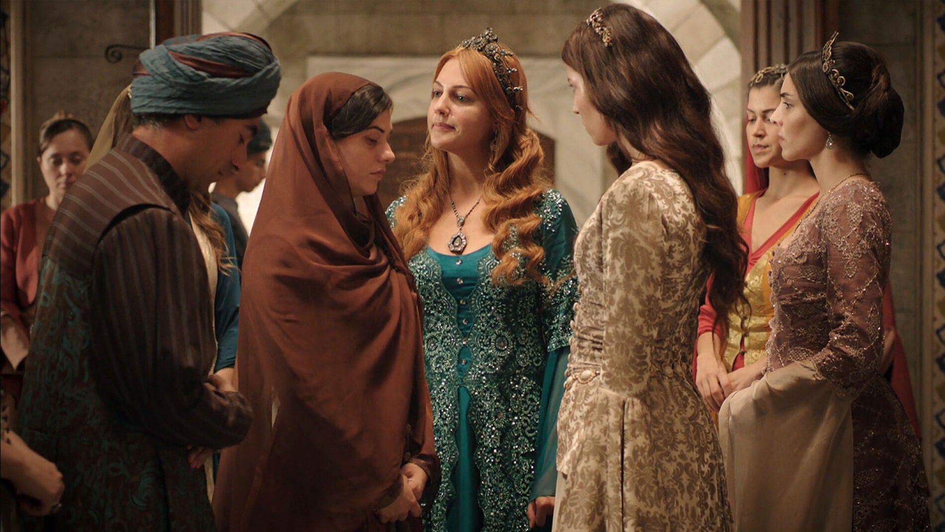 La sorpresa de Athysa cuando se encuentra en el harén a Nigar Kalfa ...