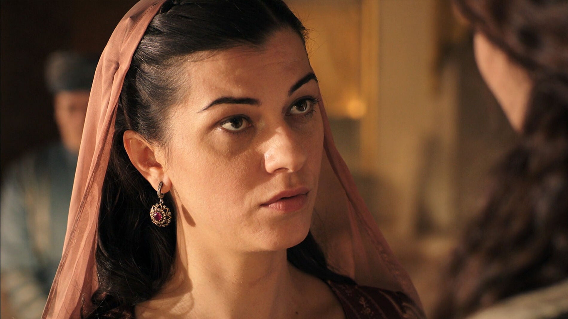 Nigar Kalfa entra en escena y empieza su doble juego entre Athysa y Hürren