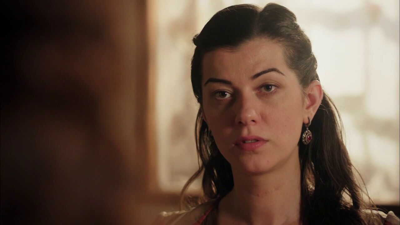 Nigar Kalfa se enfrenta a Athysa tras conocer que su hija está viva