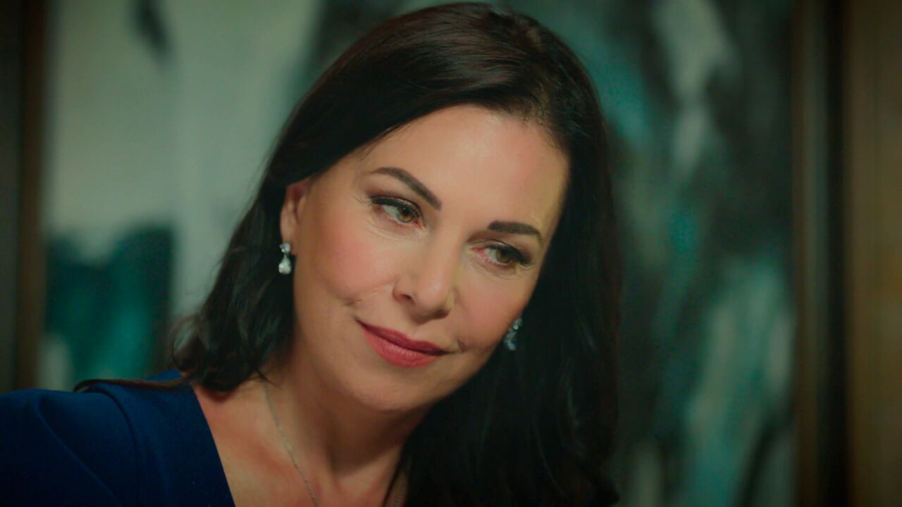 Azade intenta comprar a Ayse para que se vaya de sus vidas: “Esto es ...