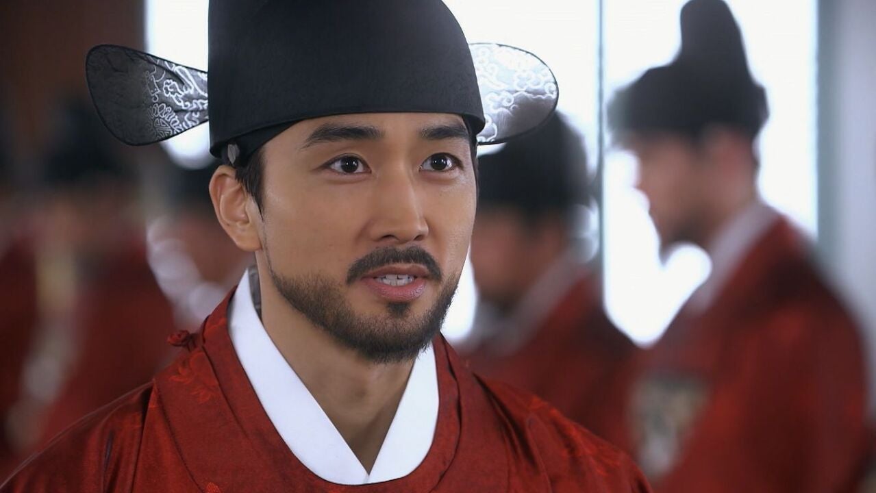 Lee Gyeom intenta ganarse el favor del rey para proteger mejor a Saimdang