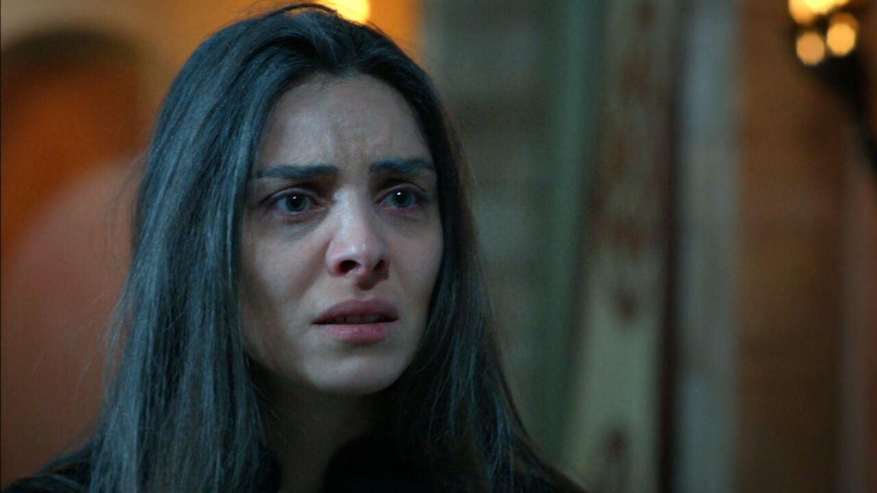 Mahidevran se enfrenta a Hürren y maldice a Solimán tras la muerte de ...