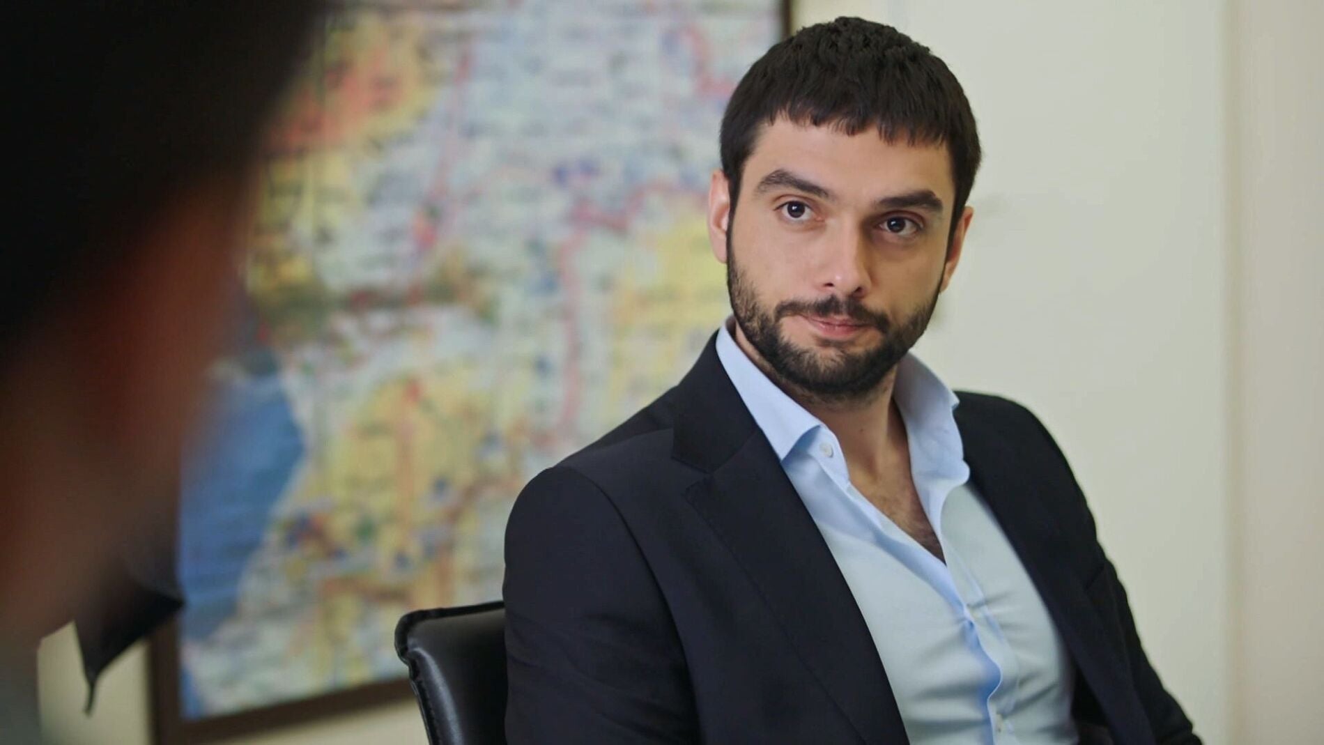 Yaman acude a la policía para declarar contra Azade y la involucra en ...