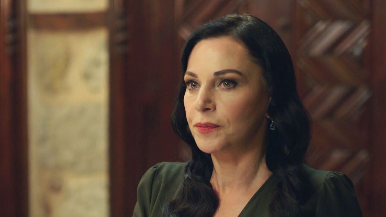 Azade saca toda su 'artillería' contra Adnan delante de sus hijos