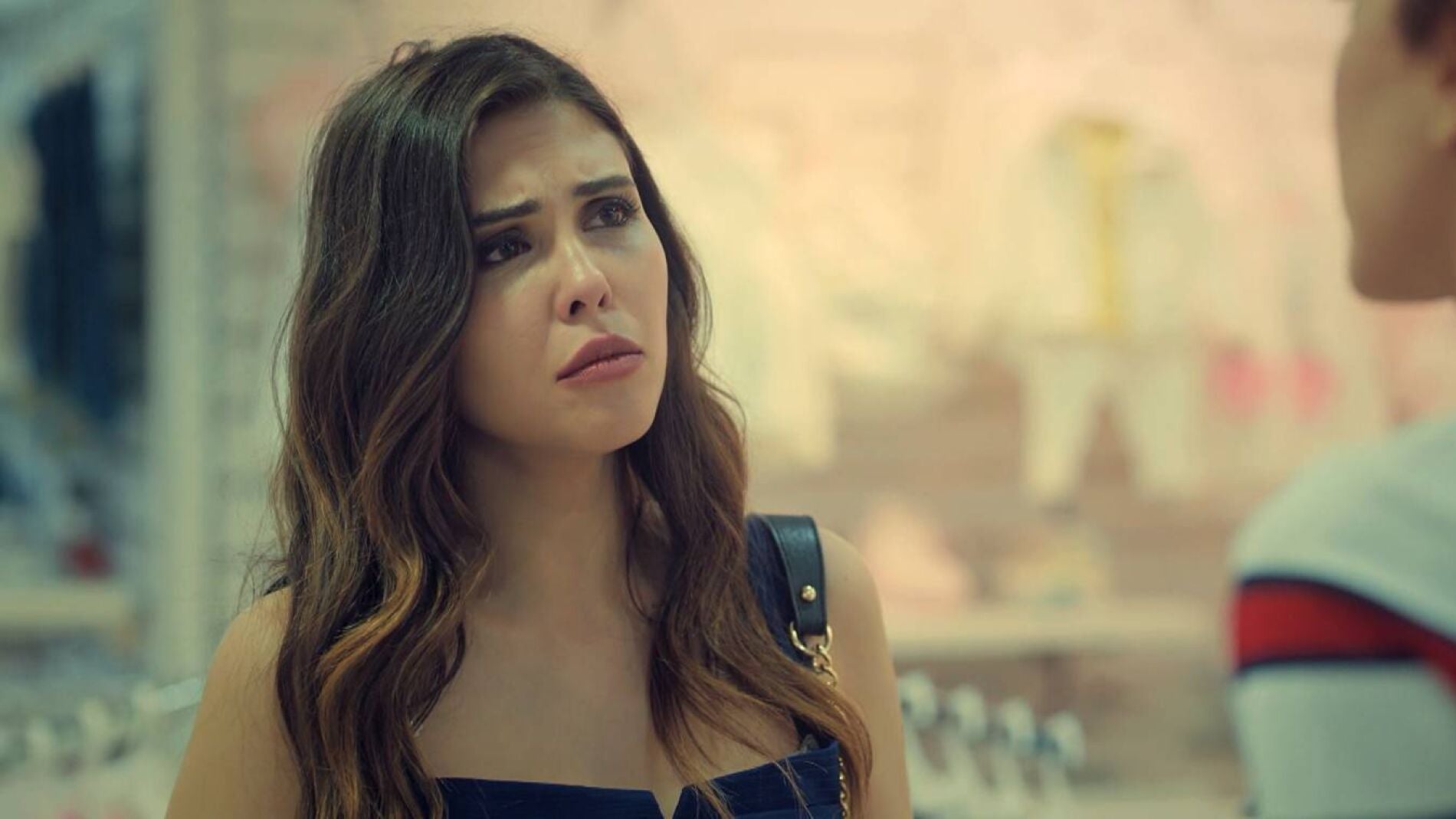 Ipek se vuelve a cruzar con la mujer que puso en peligro su matrimonio ...