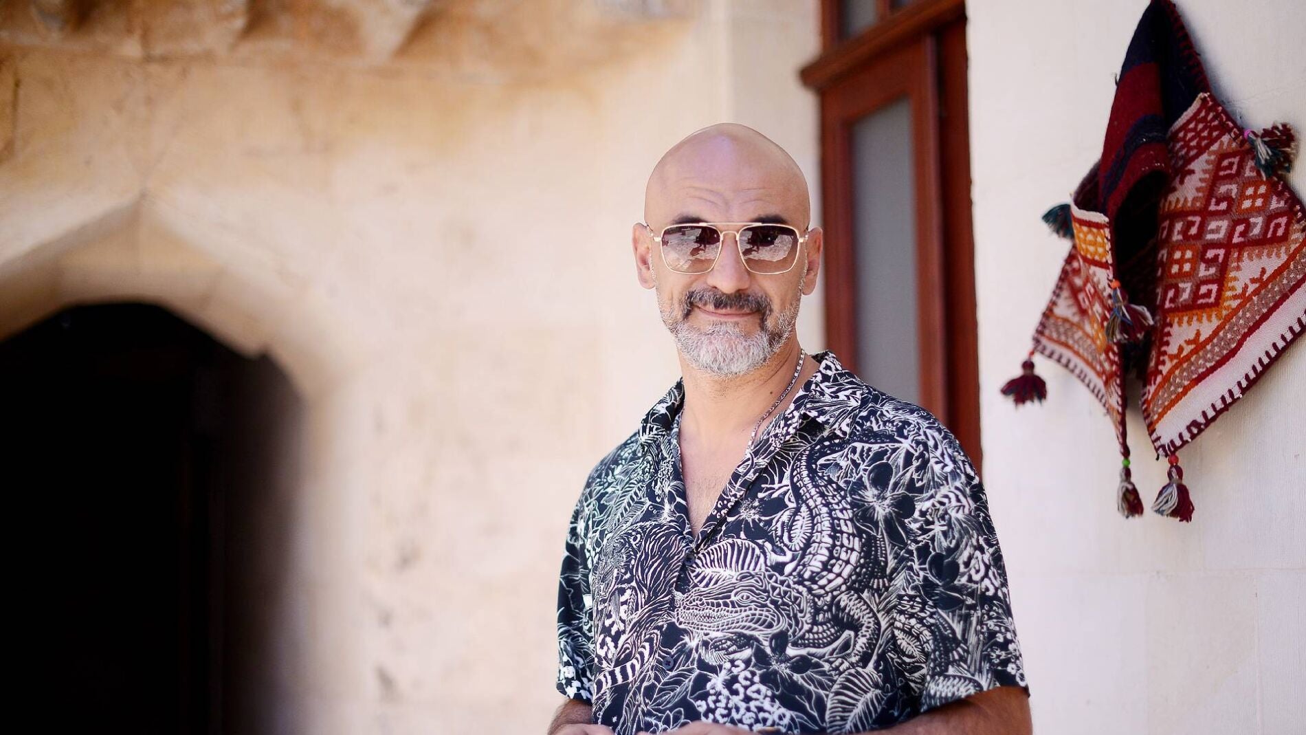 Alpay Yildiriz es el problemático y despiadado marido de Melek