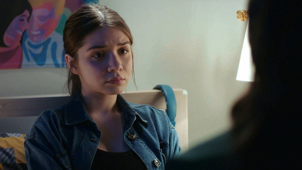 Azra advierte a su hija Miray sobre el peligro que representa la amante ...