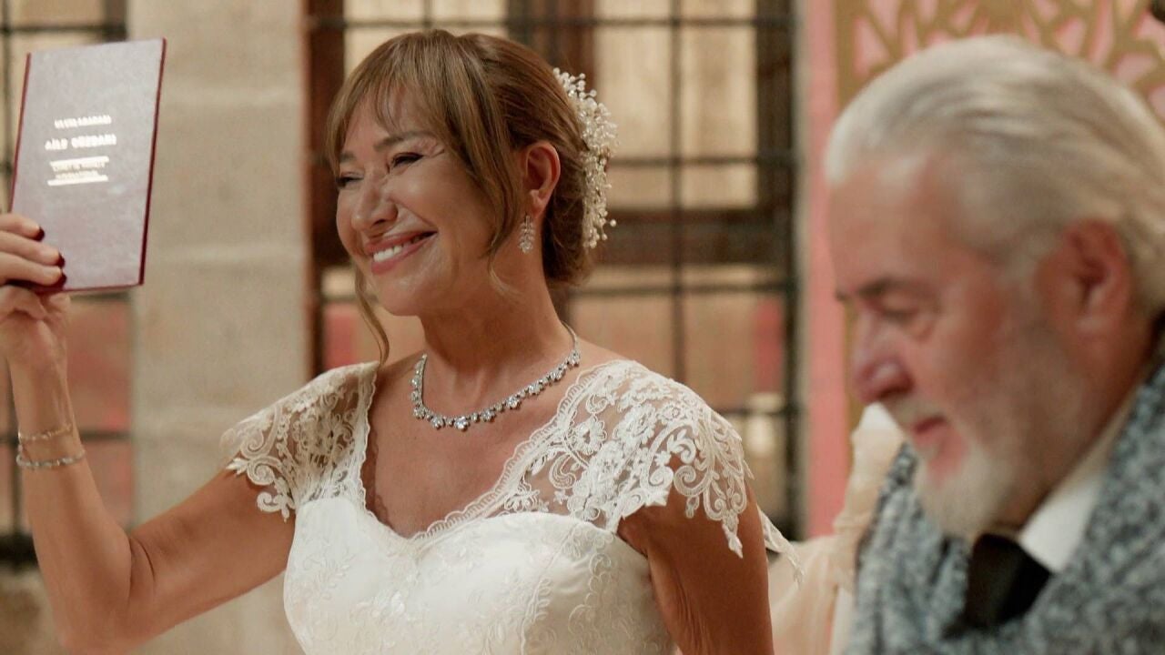 ¡Sueño hecho realidad! Filiz y Hasan se dan el ’sí quiero’ rodeados de ...