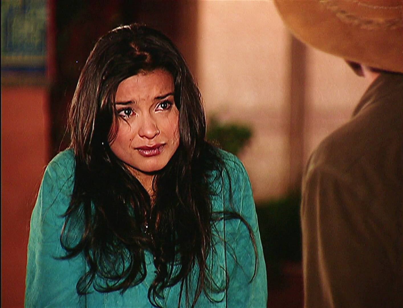 Jimena elige a su familia y pone en jaque su historia de amor con Óscar